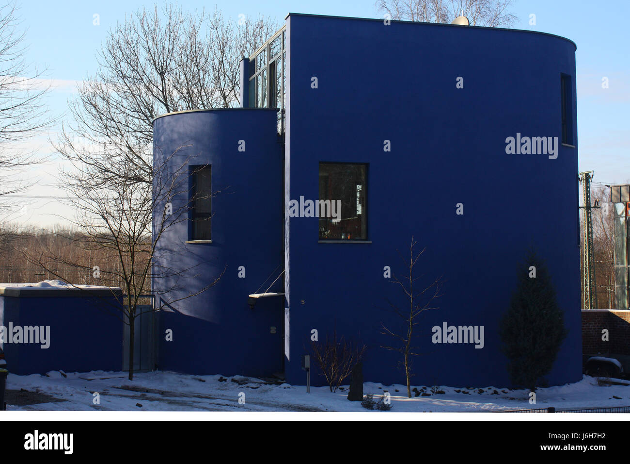 Bluehouse hi-res stock photography and images - Alamy
