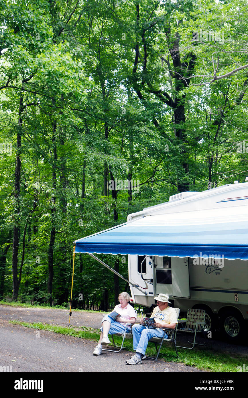 Rv tour on the blue ridge parkway hi-res stock photography and images ...