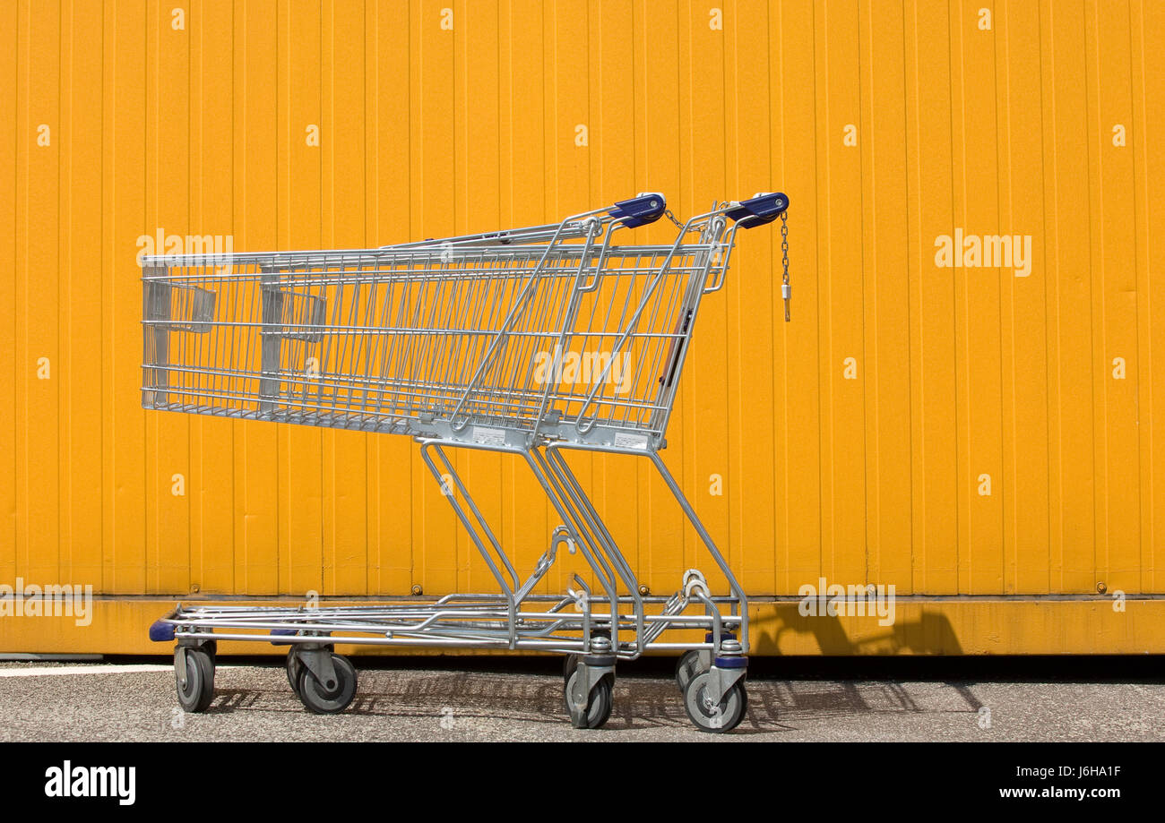 empty shopping cart Stock Photo - Alamy