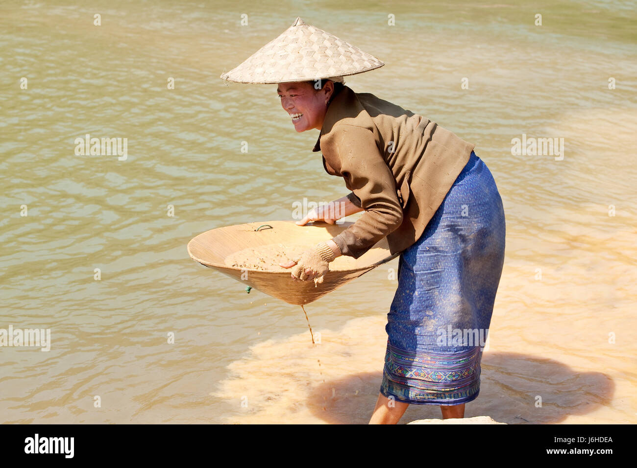 Gold washer hi-res stock photography and images - Alamy