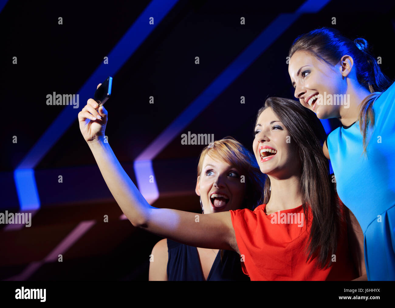 Friends in nightclub hi-res stock photography and images - Alamy