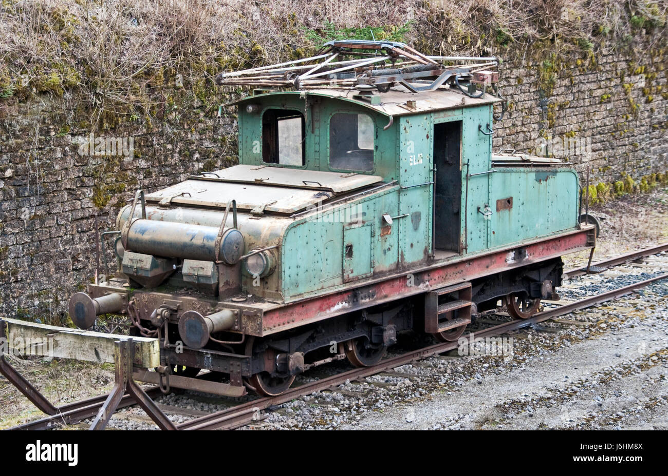railway locomotive train engine rolling stock vehicle means of travel ...