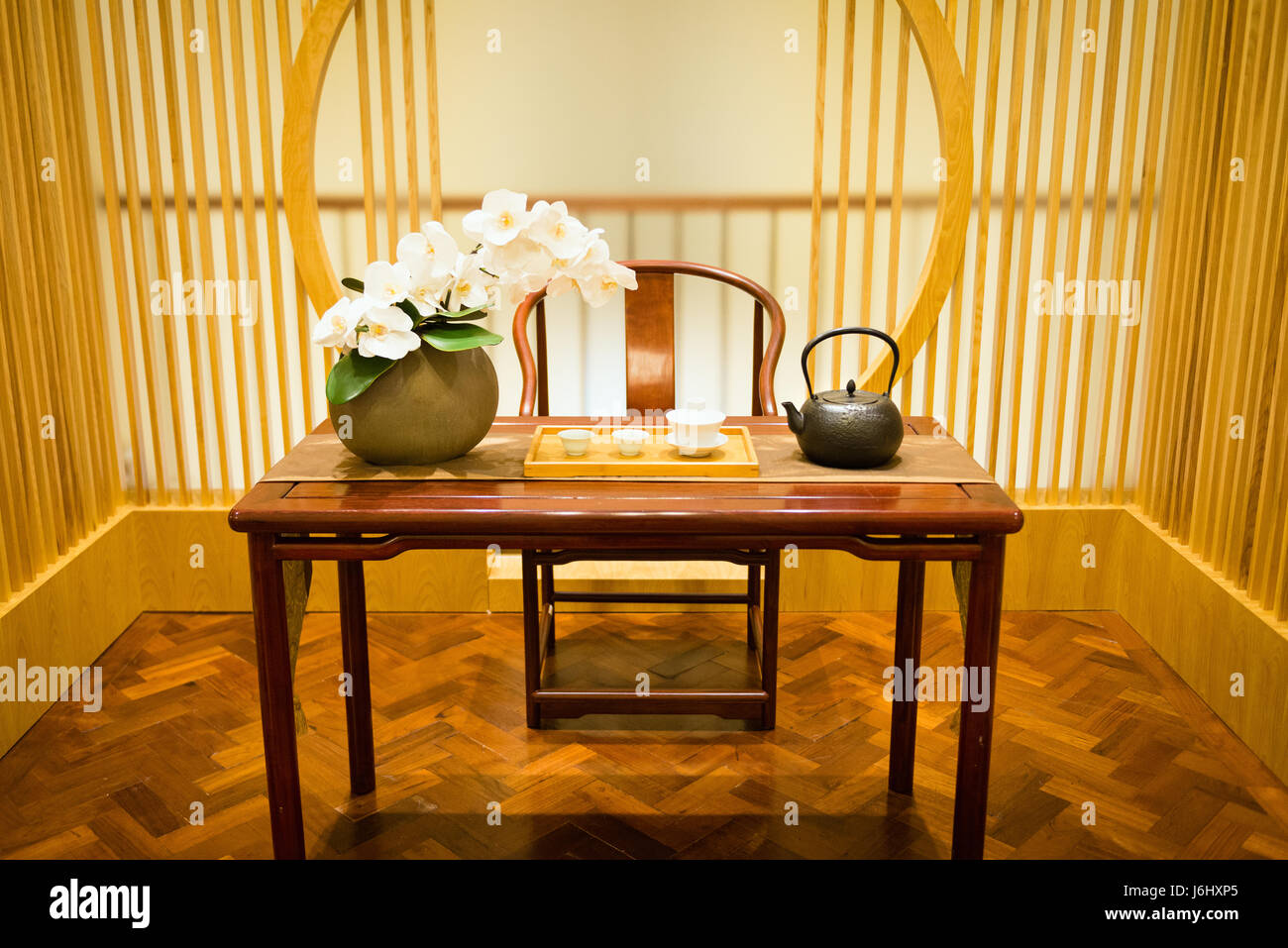 Chinese tea pot and cups on display at Hong Kong Tea Museum Stock Photo ...
