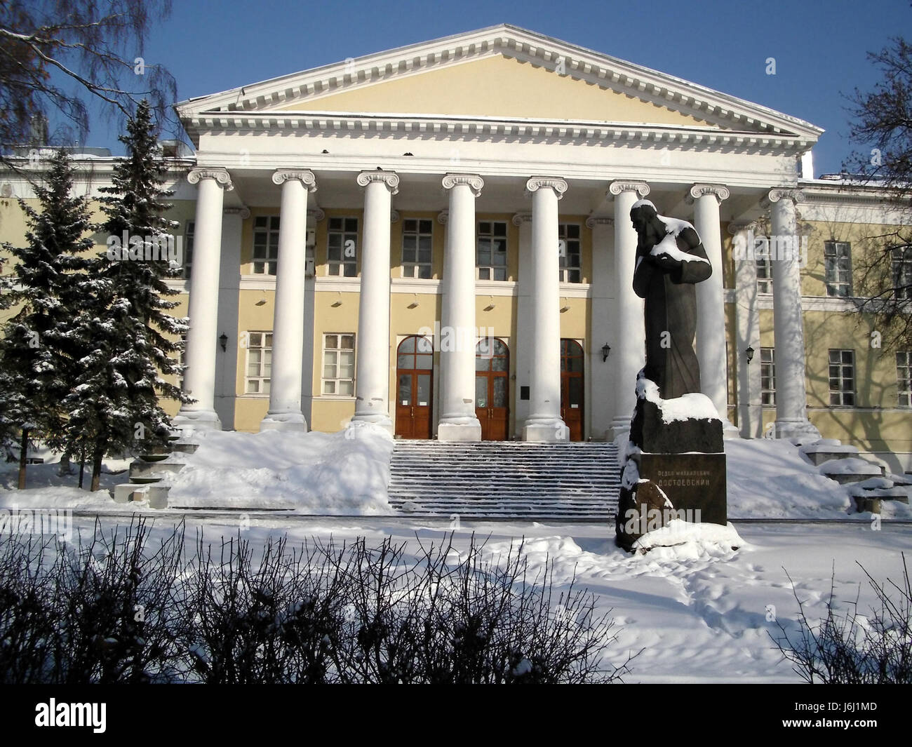 house building big large enormous extreme powerful imposing immense ...