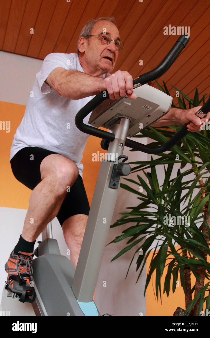 Ergometer cycle hi-res stock photography and images - Alamy