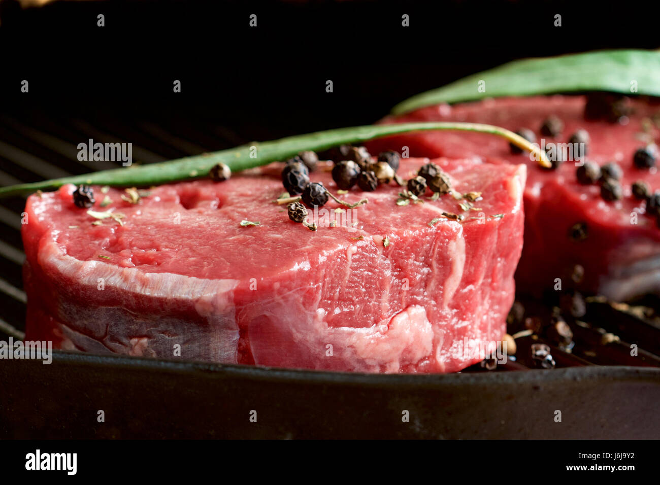 Beef eye fillet hi-res stock photography and images - Alamy