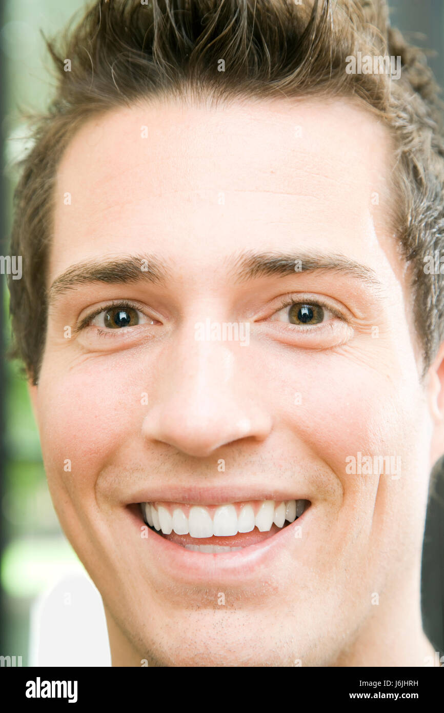 laugh laughs laughing twit giggle smile smiling laughter laughingly ...