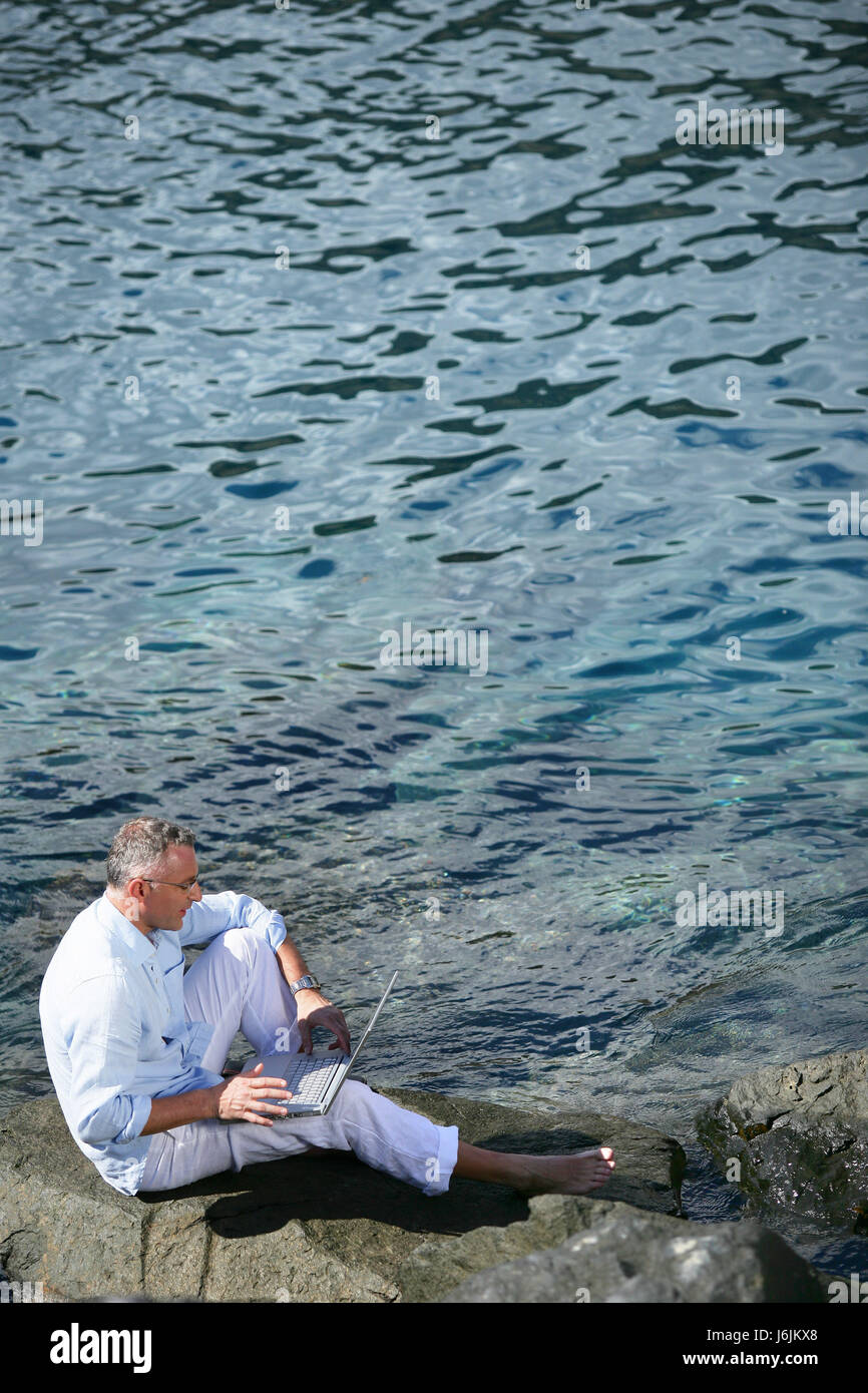 profile laptop notebook computers computer relaxation holiday vacation ...