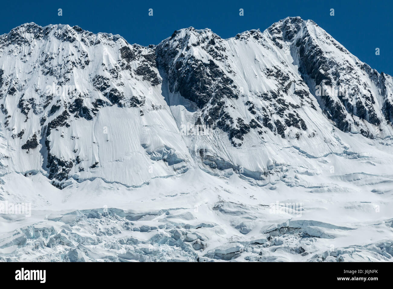 Ice capped mountains hi-res stock photography and images - Alamy