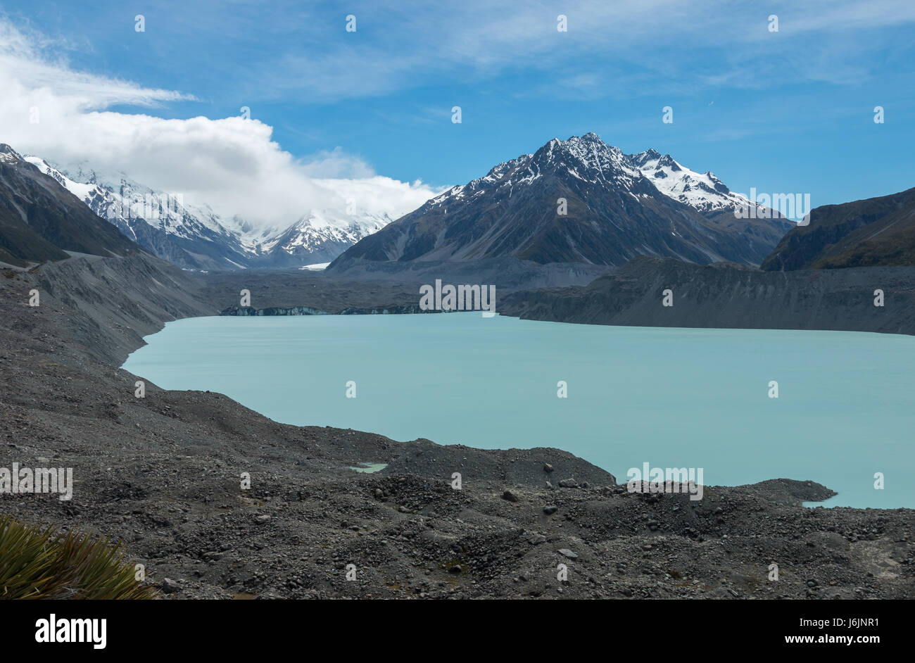 The snow capped peak of Mount Cook (Aoraki) viewed from hiking trails ...