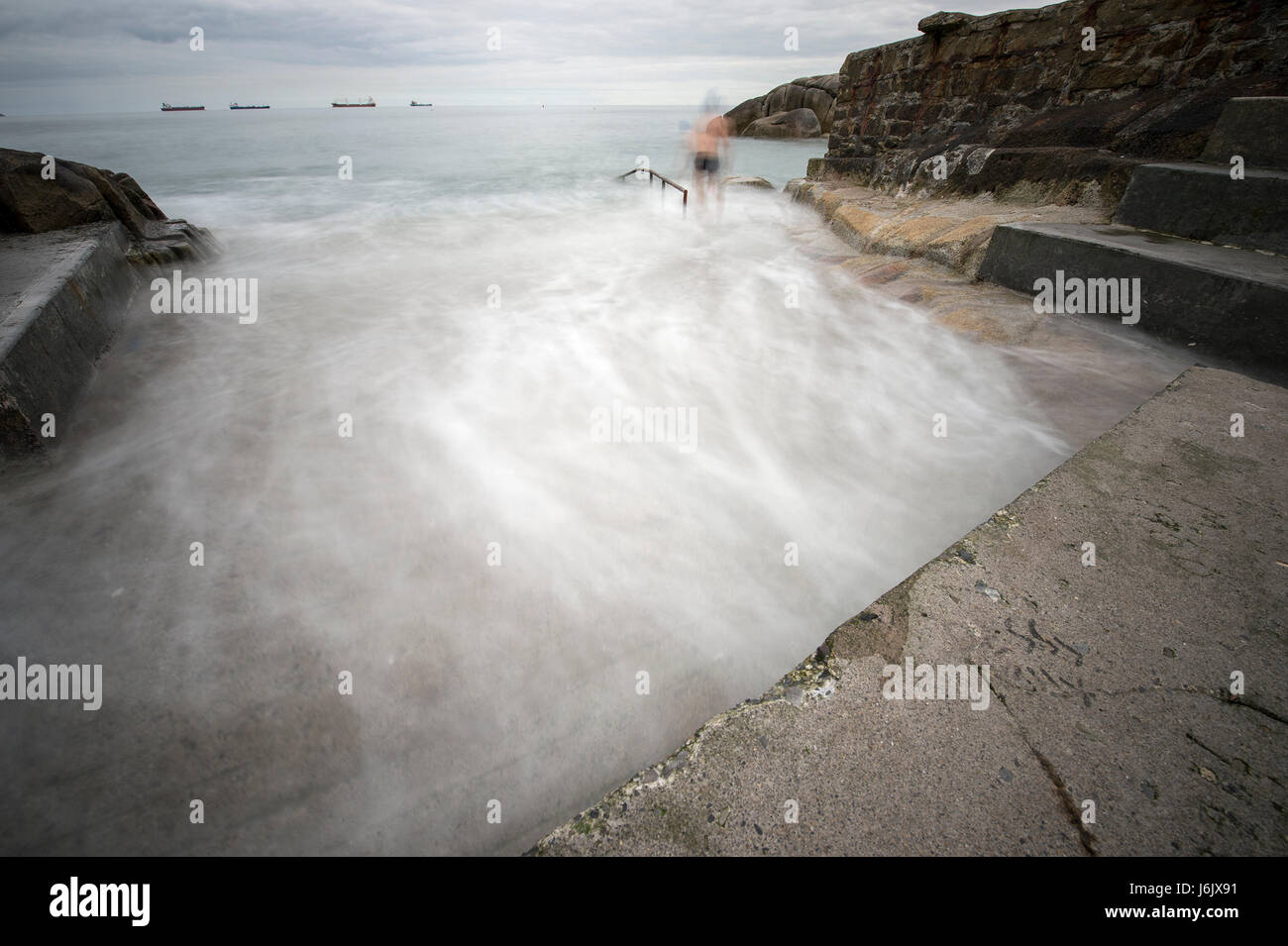 Forty foot hi-res stock photography and images - Alamy