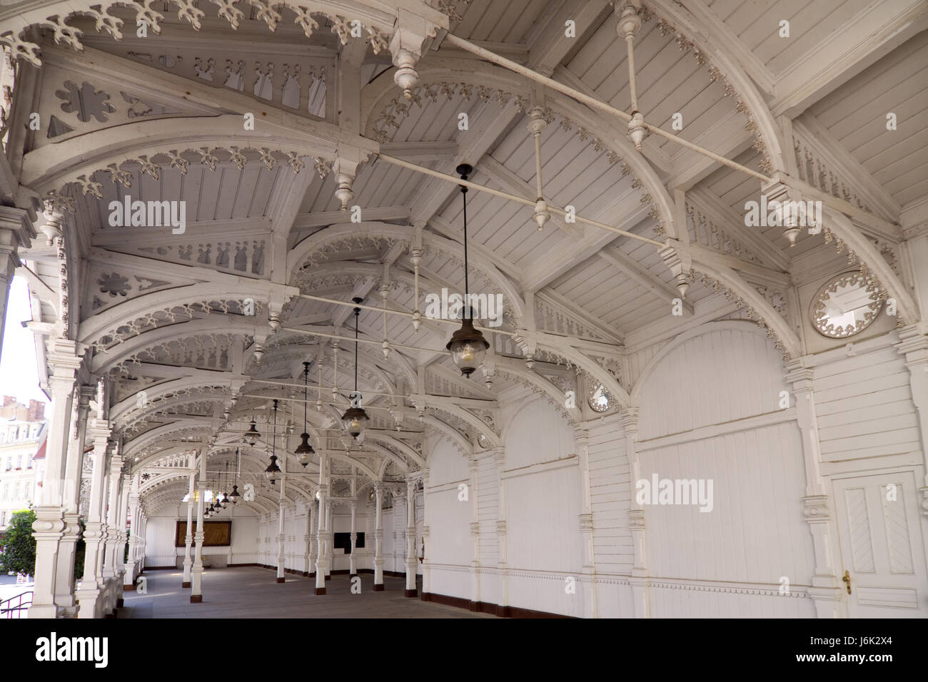 Canopy columns hi-res stock photography and images - Alamy
