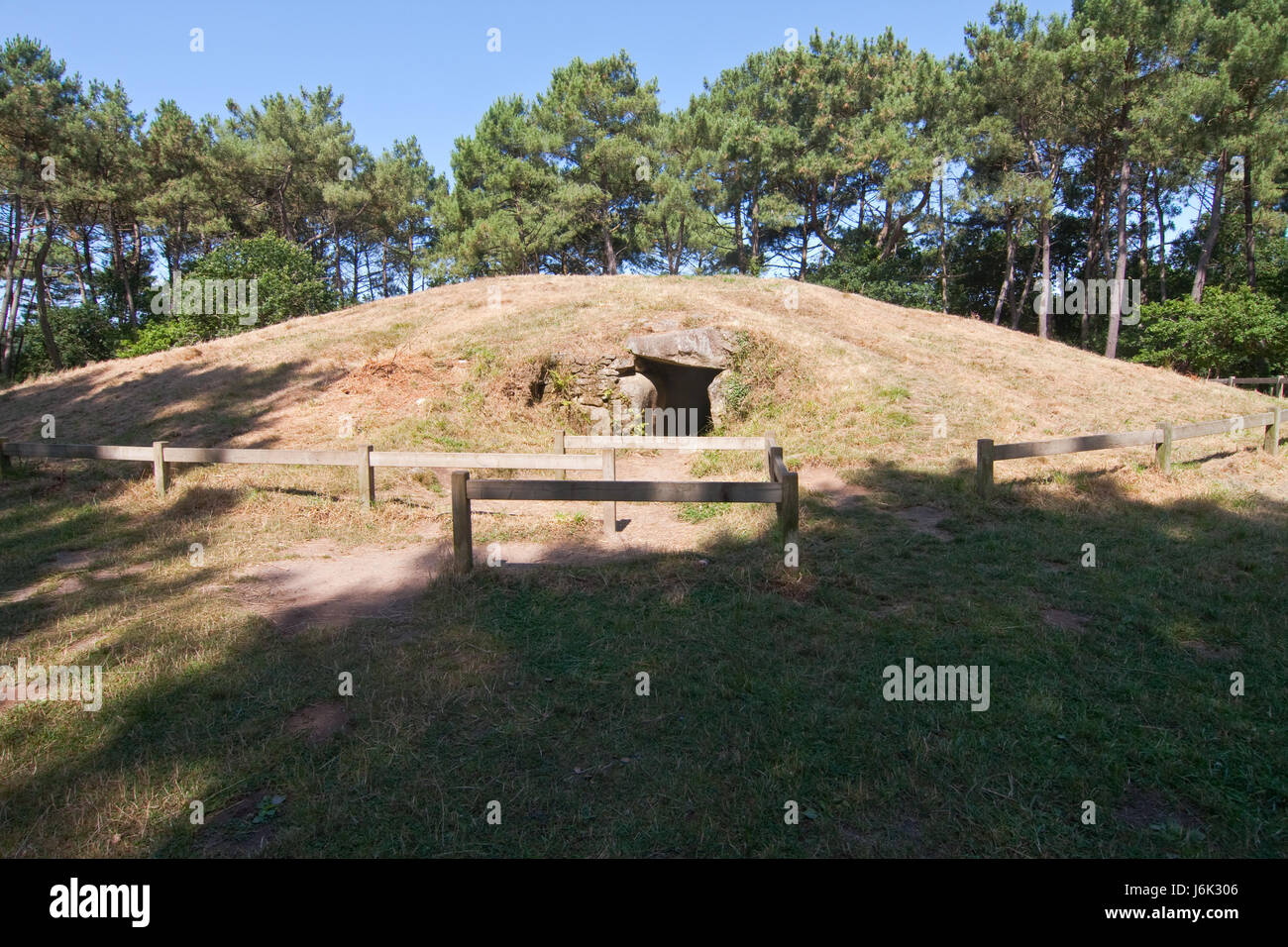 Tumulus drawing hi-res stock photography and images - Alamy