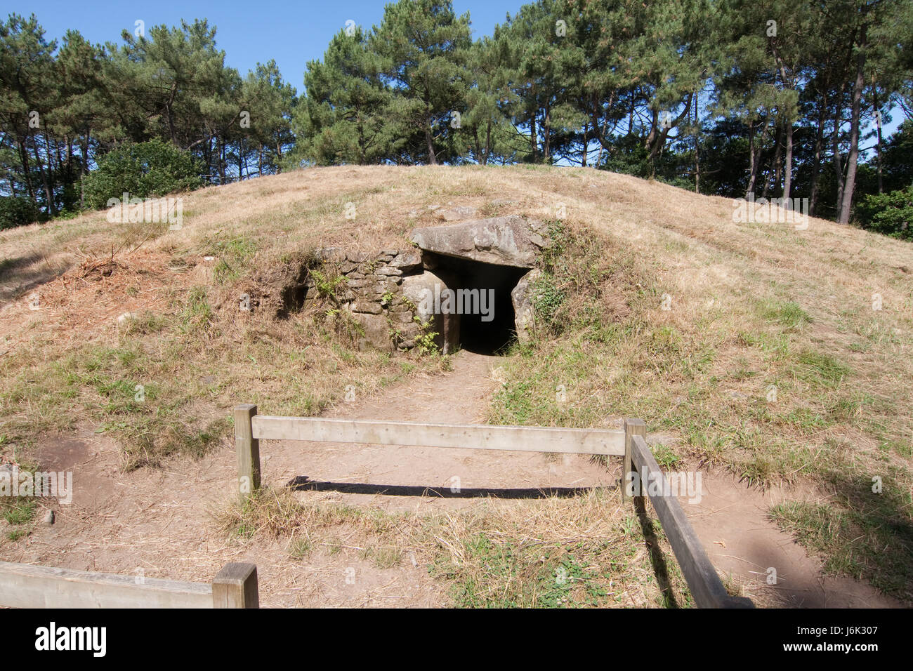 Tumulus drawing hi-res stock photography and images - Alamy