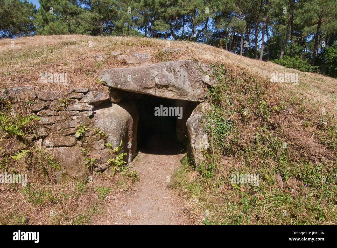Tumulus drawing hi-res stock photography and images - Alamy