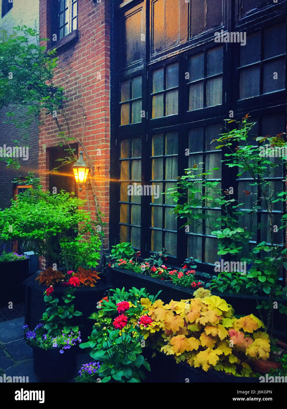 Sniffen court hi-res stock photography and images - Alamy