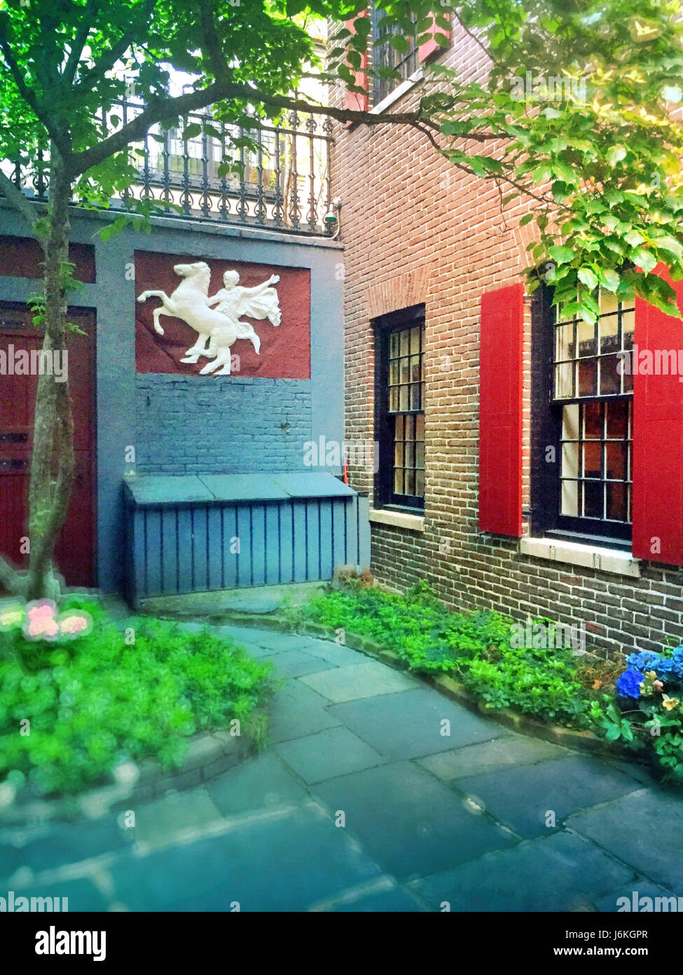 Sniffen court hi-res stock photography and images - Alamy