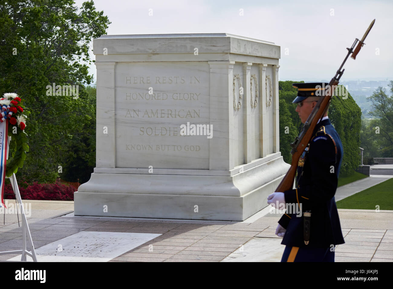 Sentinel tomb unknown soldier arlington hi-res stock photography and ...