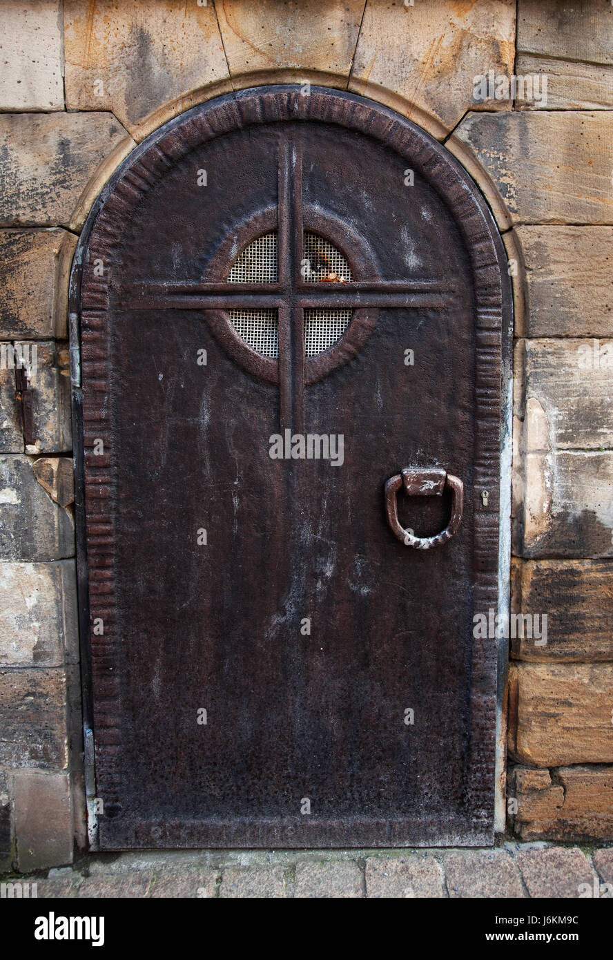 massive metal door Stock Photo - Alamy