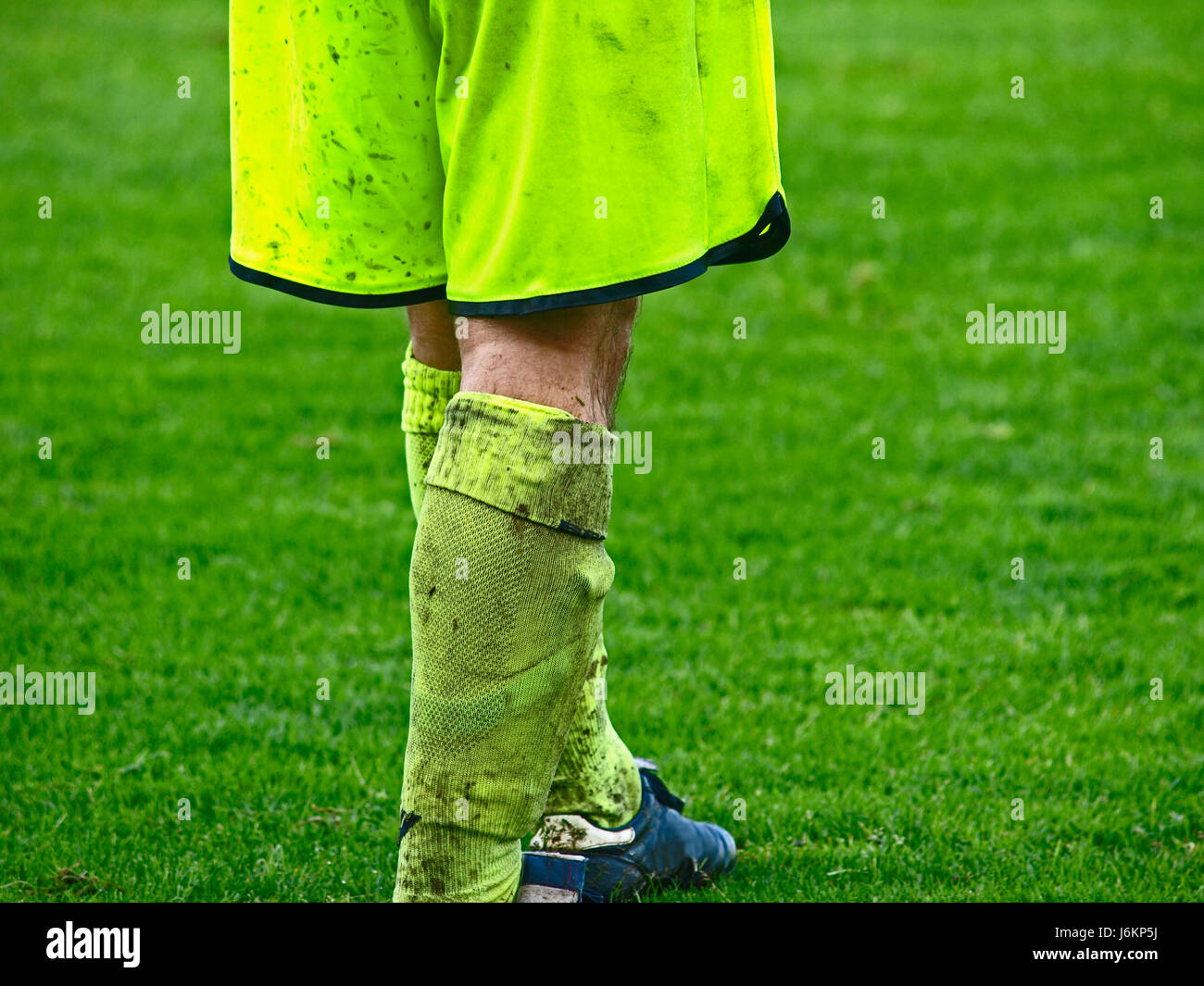 Dirty legs soccer player hi-res stock photography and images - Alamy
