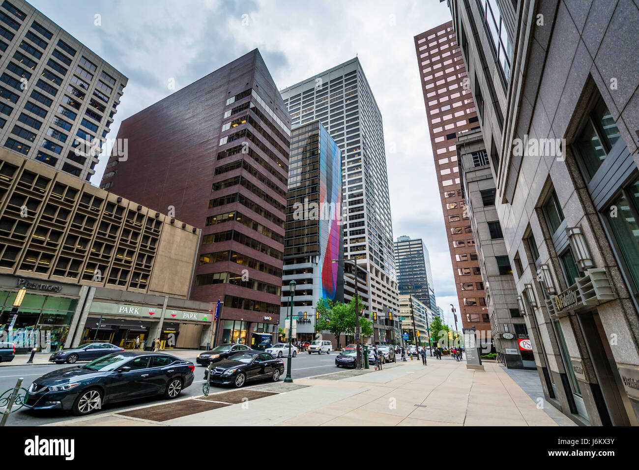 Downtown philadelphia market street hi-res stock photography and images ...