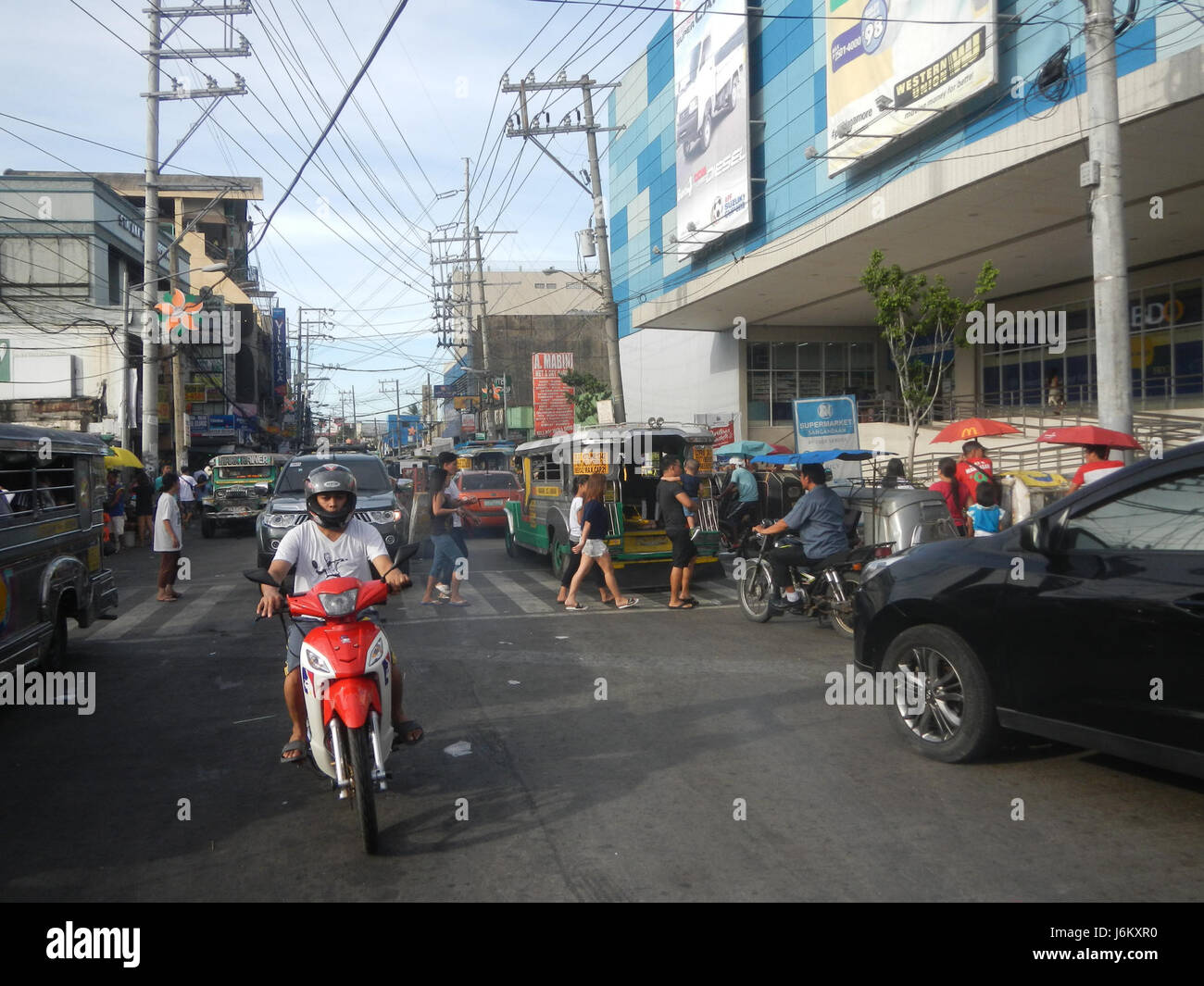 07766 M. H. del Pilar Street and A. Mabini Street Caloocan Malabon 01 Stock Photo - Alamy