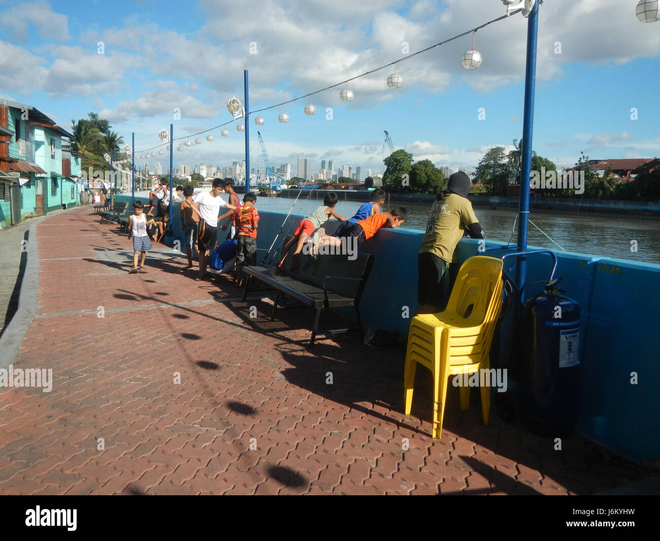 Punta Santa Ana Linear Park along the Pasig River in Pandacan, Beata ...