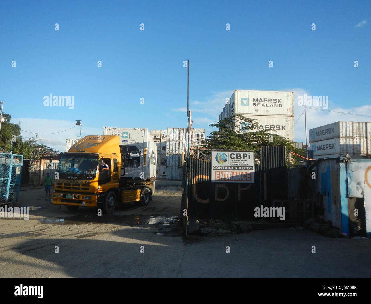 Nagtahan bridge hi-res stock photography and images - Alamy