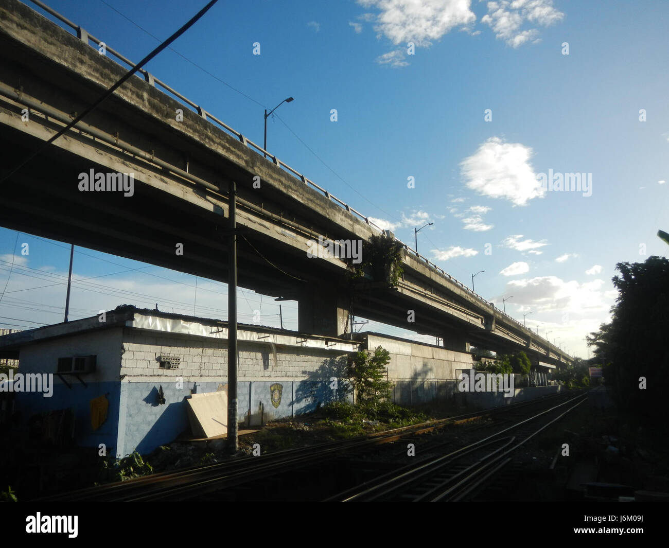 Concrete railway bridge hi-res stock photography and images - Alamy