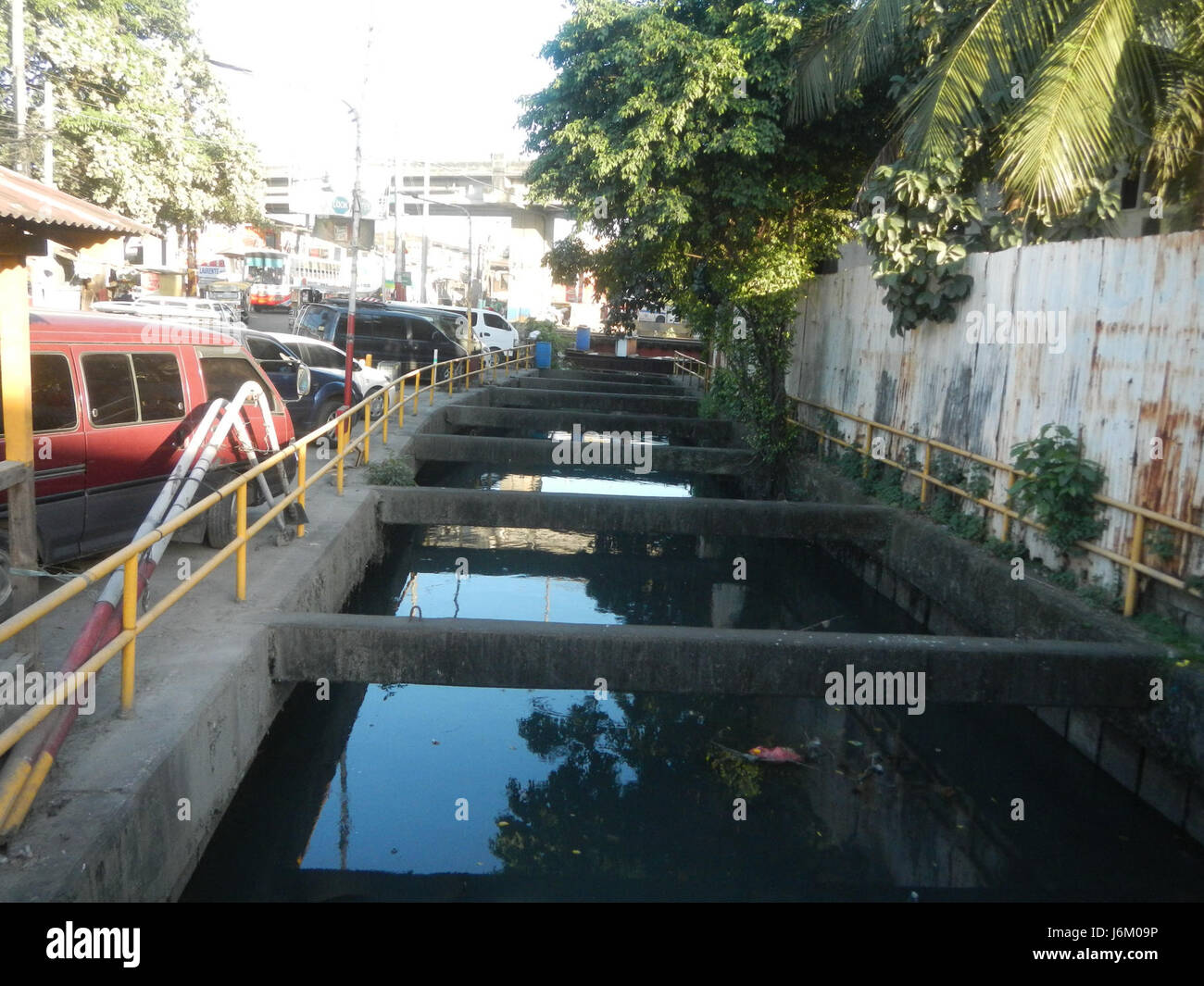Nagtahan bridge hi-res stock photography and images - Alamy