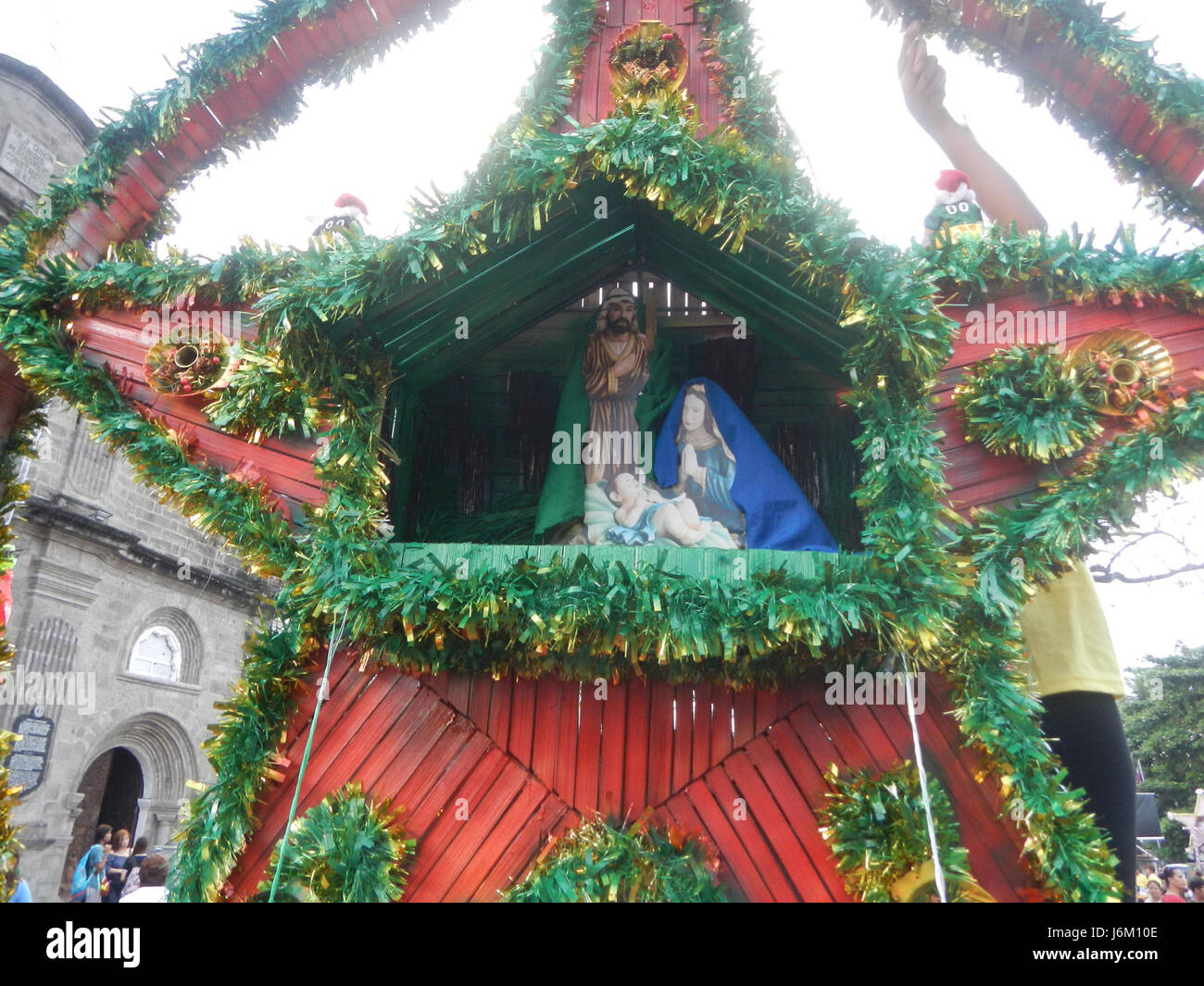 The Parol Festival of 2016 in Malolos City, featuring vibrant lantern ...