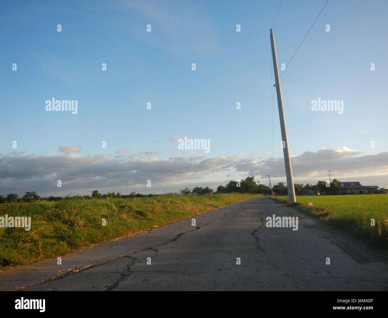 The Cuayang Bugtong Welcome Arch in Candaba, Pampanga, is a prominent ...
