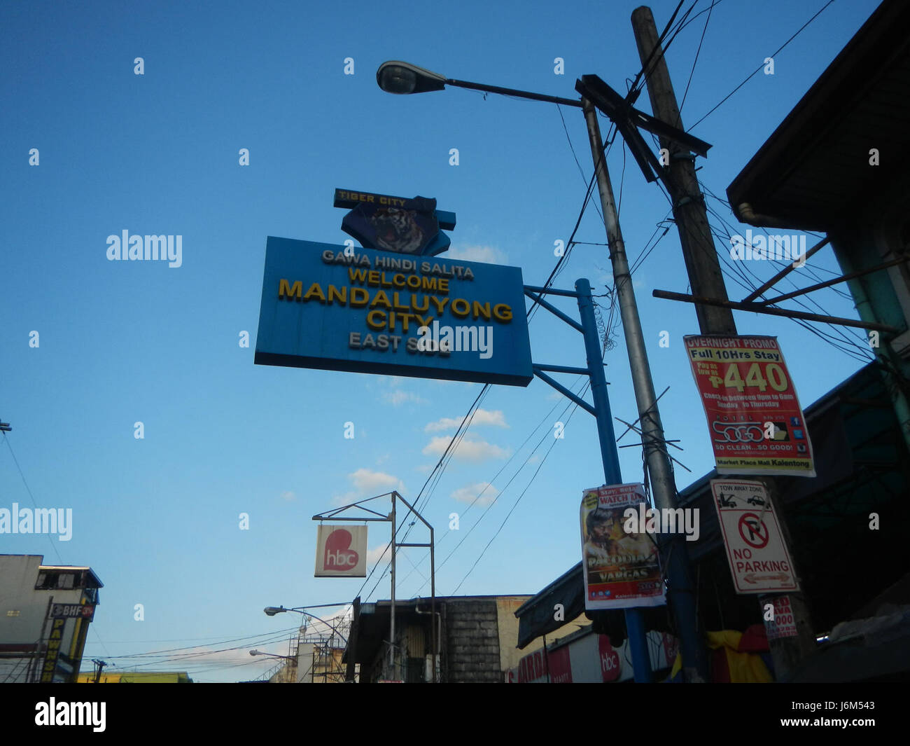 The Sevilla Bridge spans the San Juan River in Mandaluyong City ...