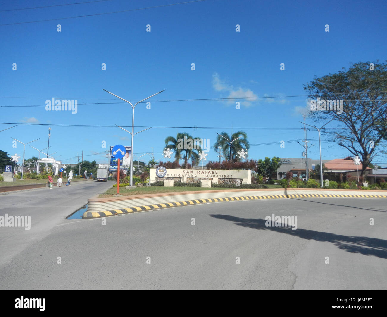 09597 Welcome Arch Boundary Sign Pan-Philippine Highway San Rafael ...