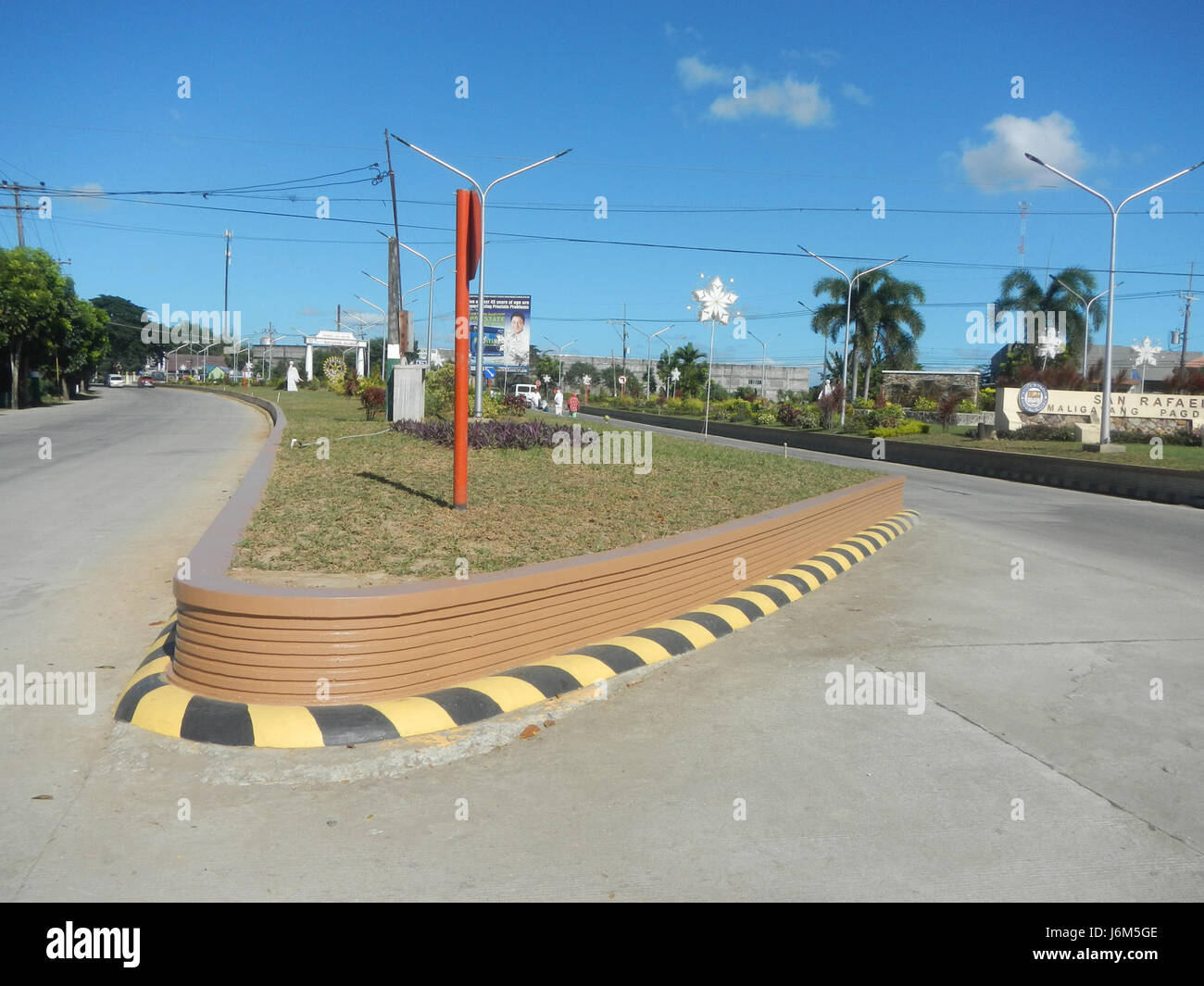 09624 Welcome Arch Boundary Sign Pan-Philippine Highway Baliuag San ...