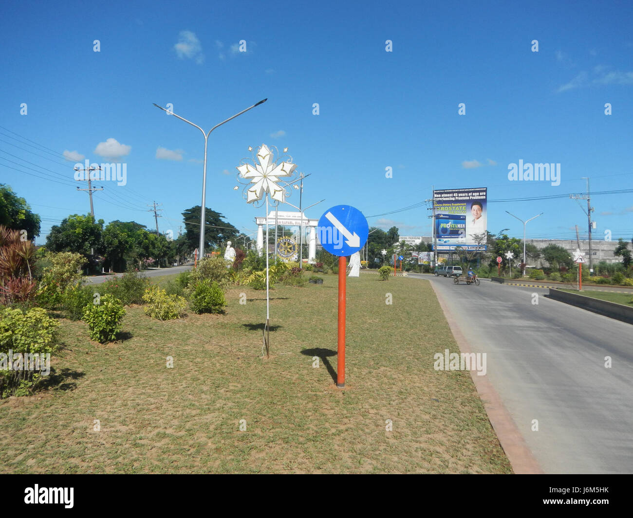 The Welcome Arch Boundary Sign marks the entrance to Baliuag in the ...