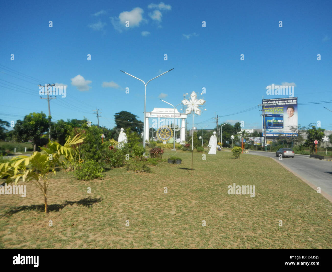 The Welcome Arch Boundary Sign located along the Pan-Philippine Highway ...