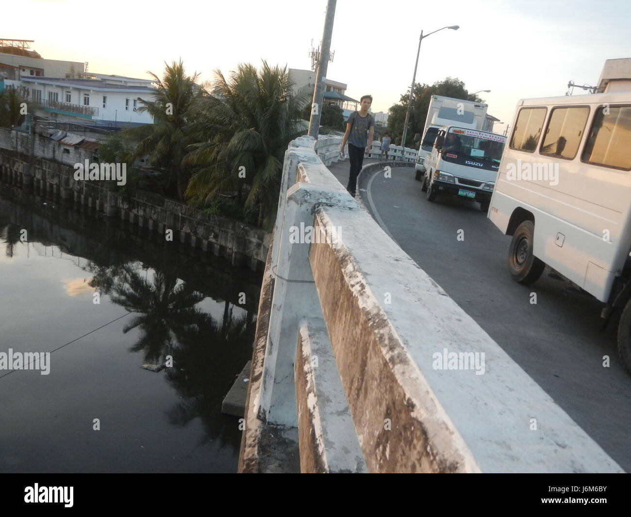 This photograph depicts Kalentong in Santa Ana, Mandaluyong City ...