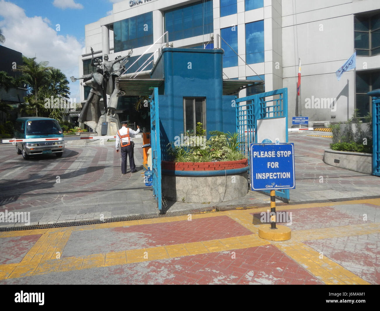 09630 Timog Avenue Barangay Sacred Heart Fences GMA Network Center EDSA ...