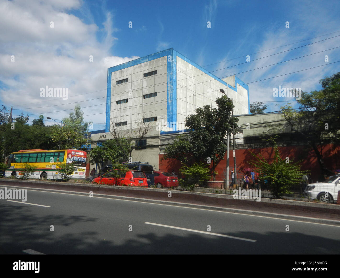 A geographical description of EDSA East Avenue in Quezon City ...