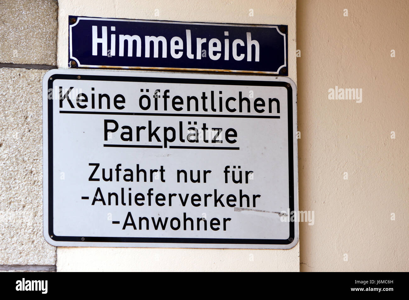 Residents access only sign hi-res stock photography and images - Alamy