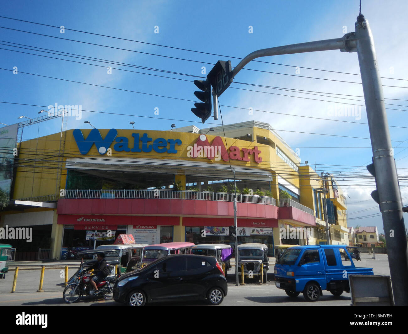 This image shows the intersection at Walter Mart Santa Clara Crossing ...