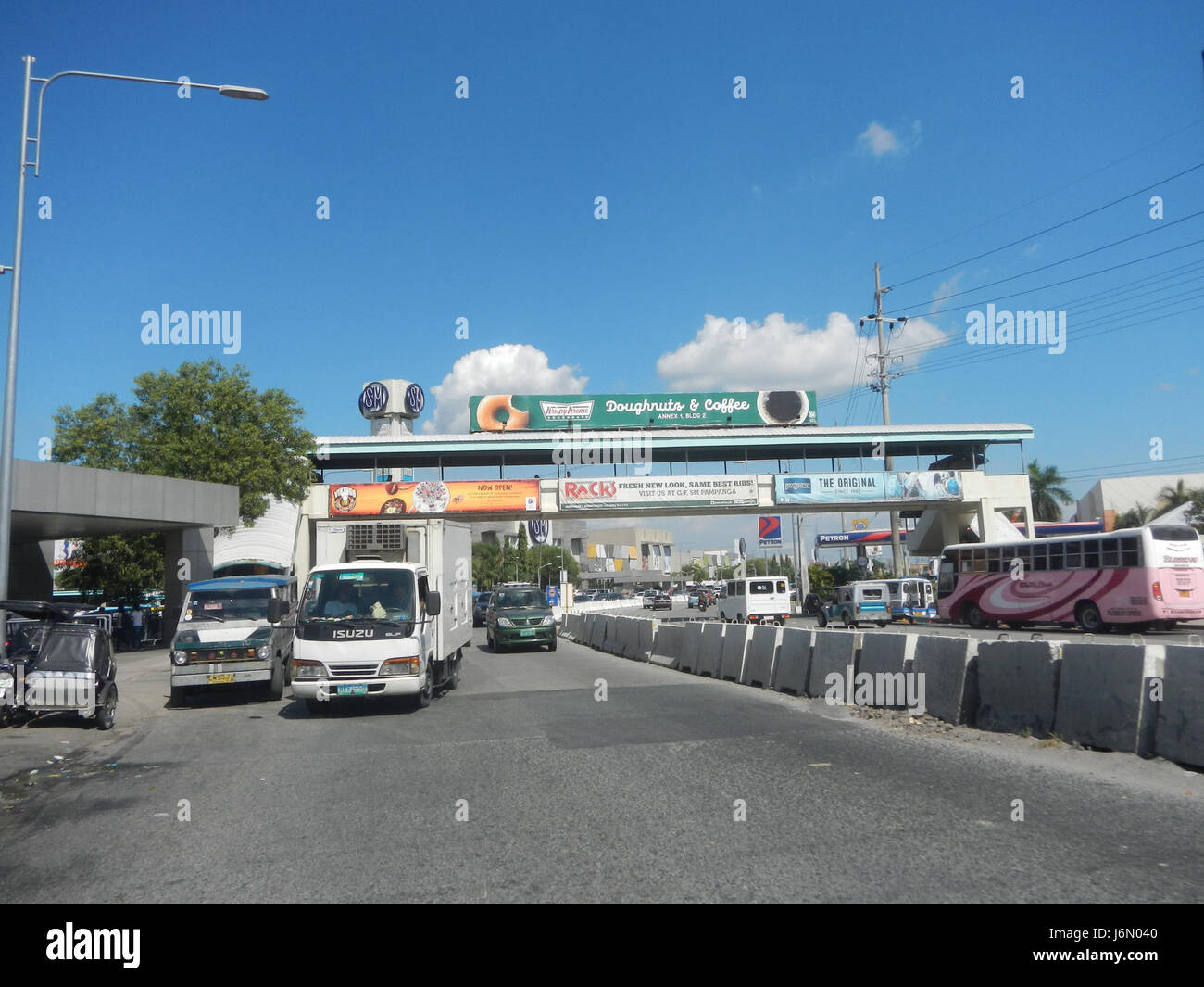 09020 Olongapo-Gapan Road Pampanga MacArthur Highway 12 Stock Photo - Alamy