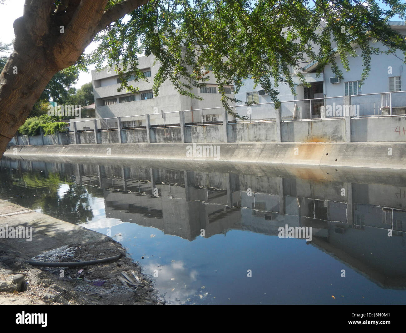 The first concrete pavement of Baluyut Bridge in San Fernando City ...
