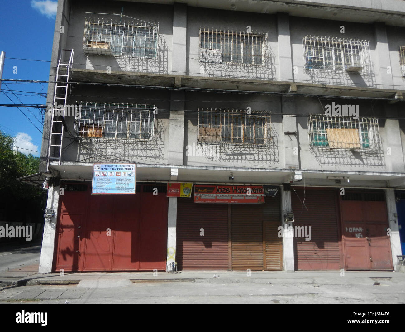 Barangays Grace Park and Sagrada Familia are neighborhoods in Caloocan ...