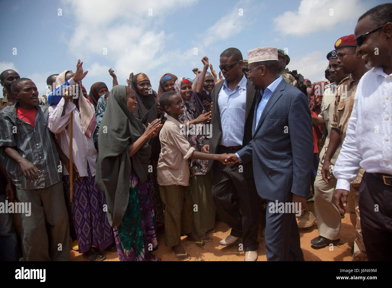 Infrastructure development in conflict hi-res stock photography and ...