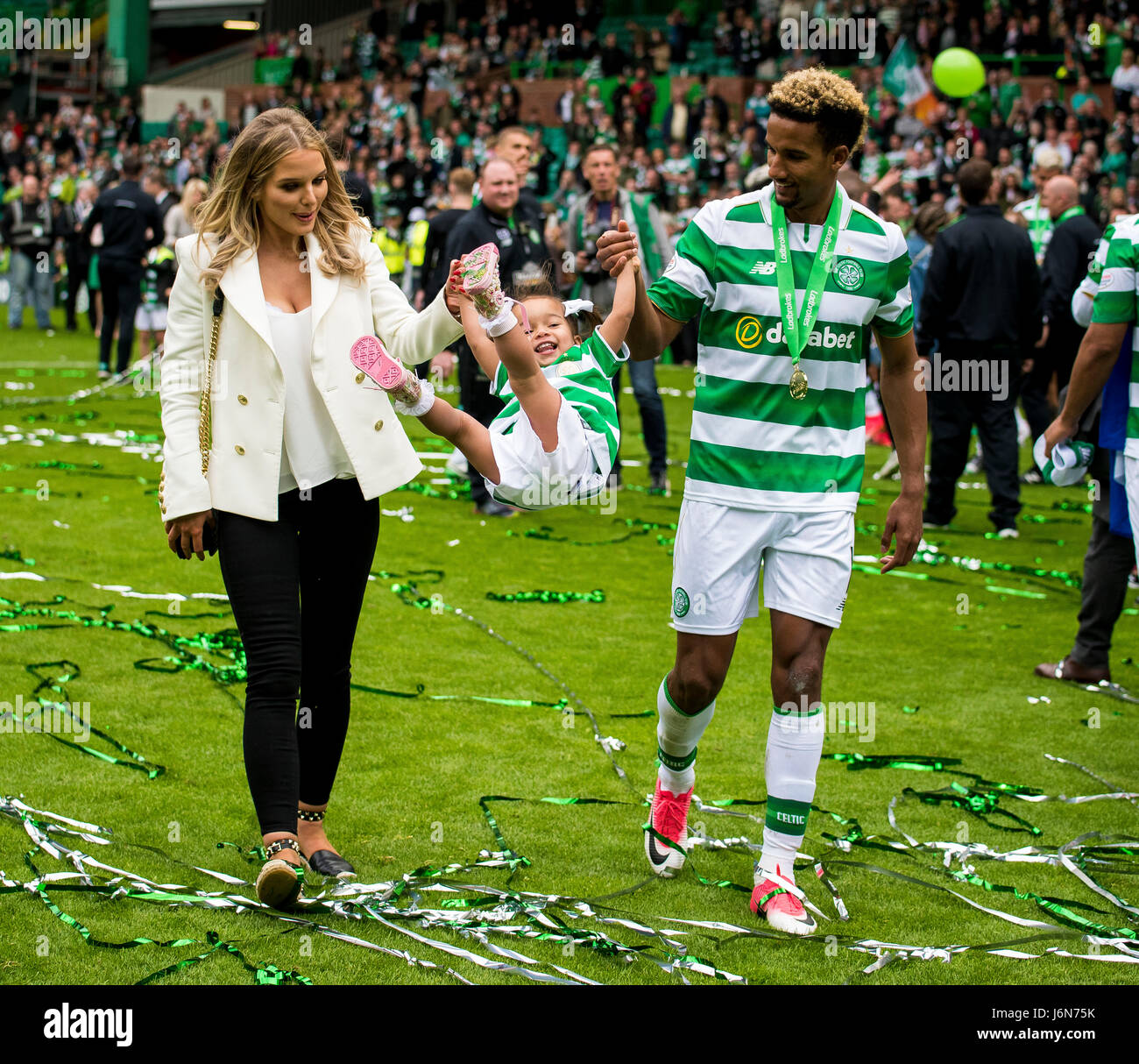 Helen flanagan sinclair hi-res stock photography and images - Alamy