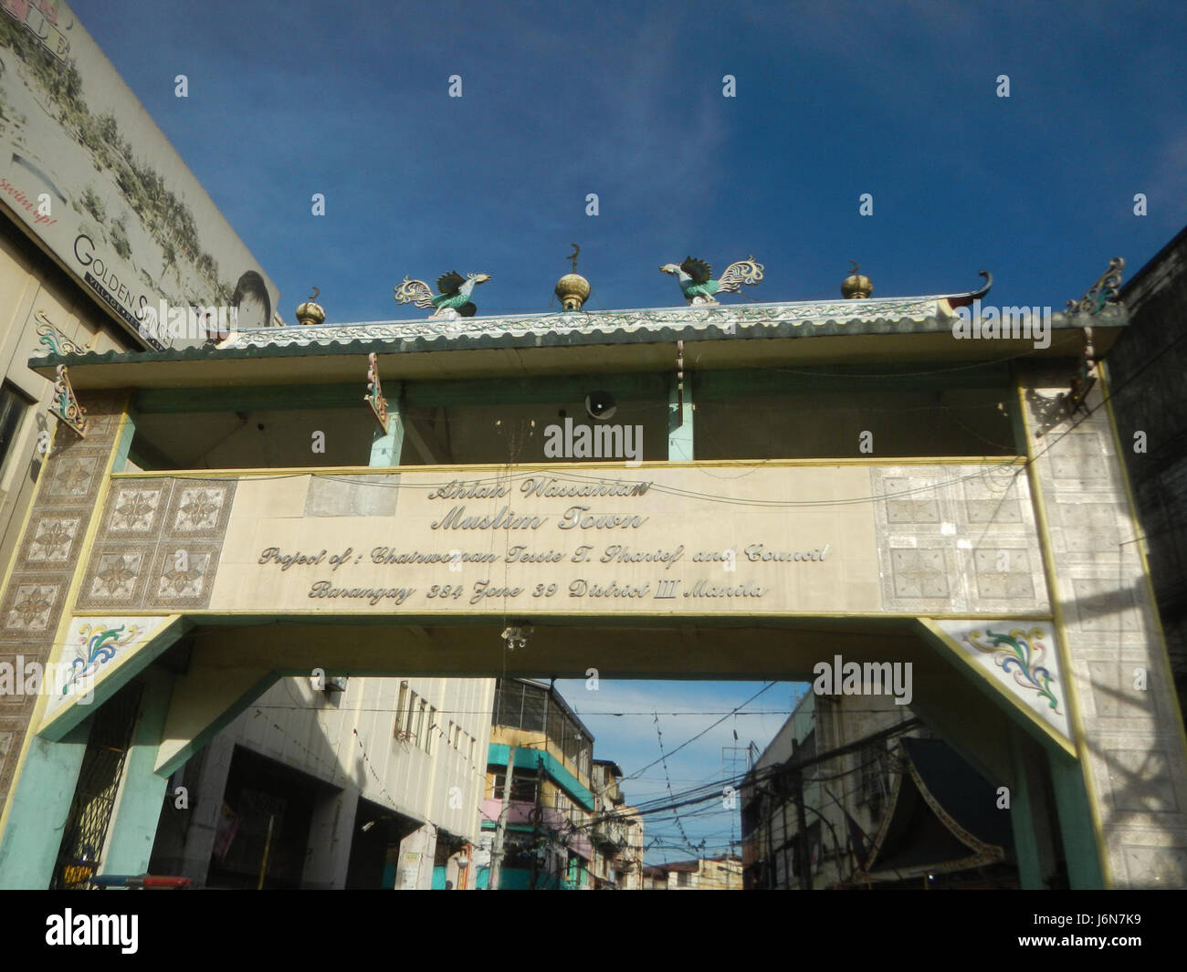 The 'Ahlan Wassahlan' (Welcome) arch in Barangay 393, Quiapo, Manila ...