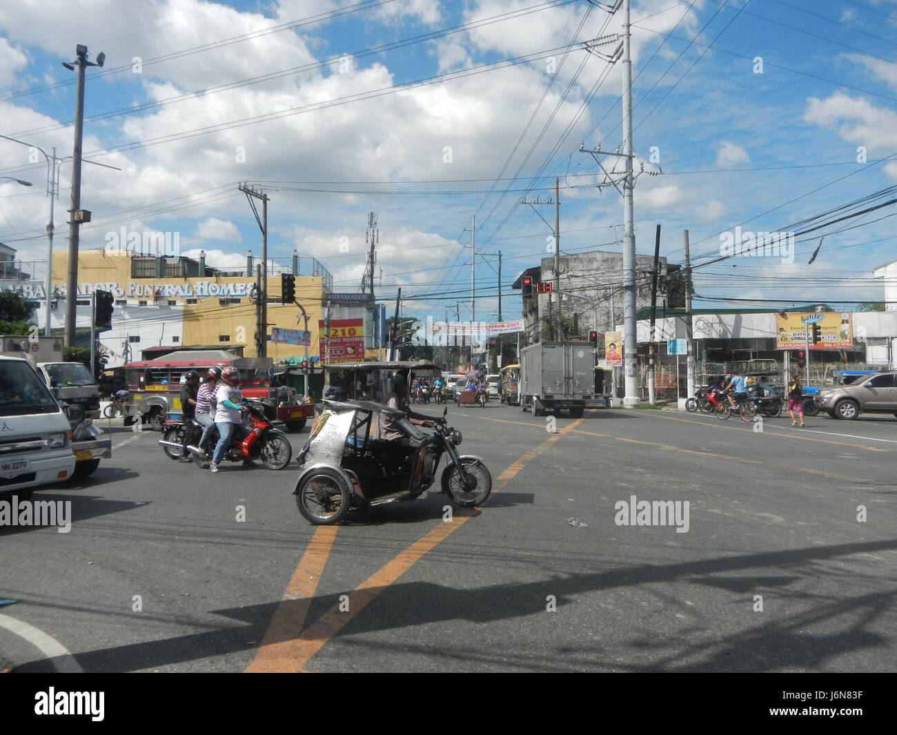 09212 Caloocan City A. Mabini Street C-30 Road Buildings Stock Photo ...