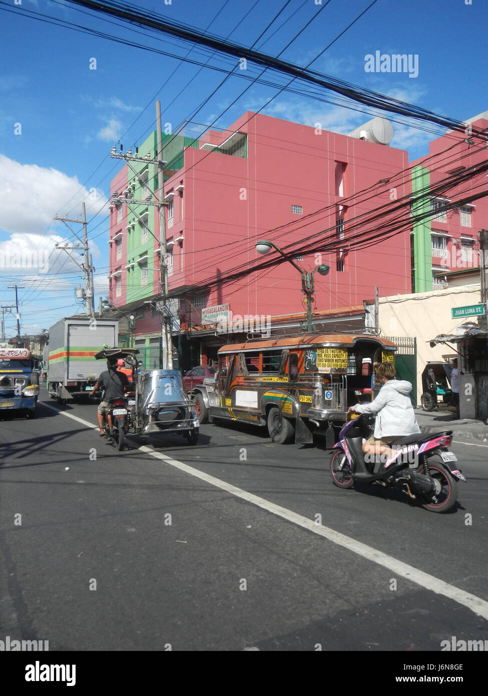09582 San Roque Supermarket Bulacan Juan Luna Street Gagalangin Tondo, Manila 05 Stock Photo - Alamy